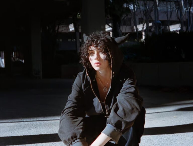 Alice Wonder | Momentos Alhambra - VIGO PLAN